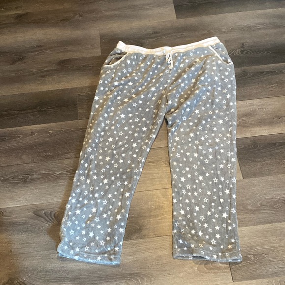 Pajama Mania | Pants & Jumpsuits | Pajama Mania Grey Star Fleece Pants ...